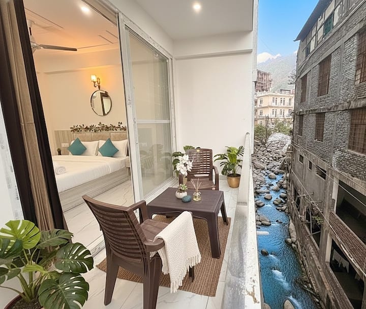 Breathing Water By Pookiestaysindia - Rishikesh