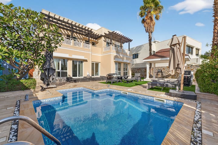 Exclusive Detached Lake Villa | Pool, Bbq & Views - Dubai
