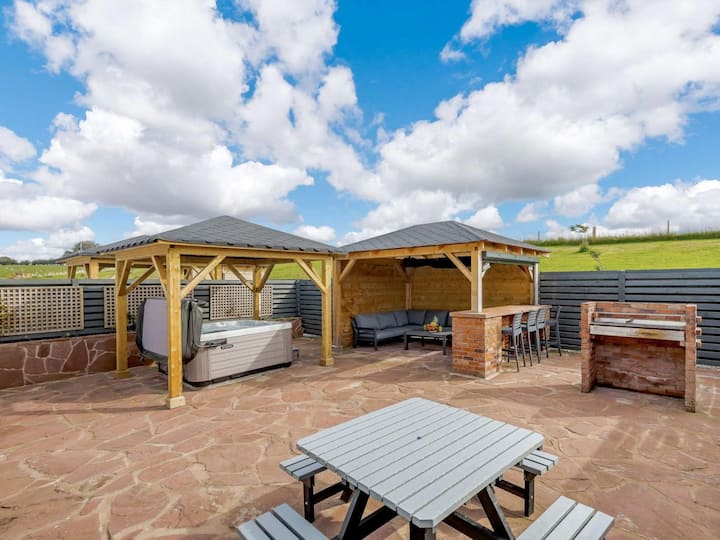 4 Bed In Alexandria (Oc-88759) - Balloch