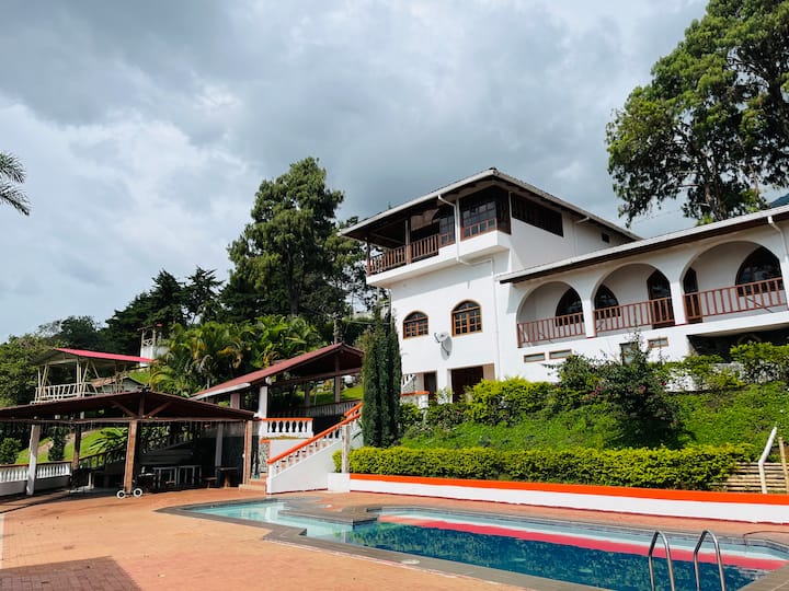 Descubre Un Paraíso En El Corazón Del Valle! - Ginebra