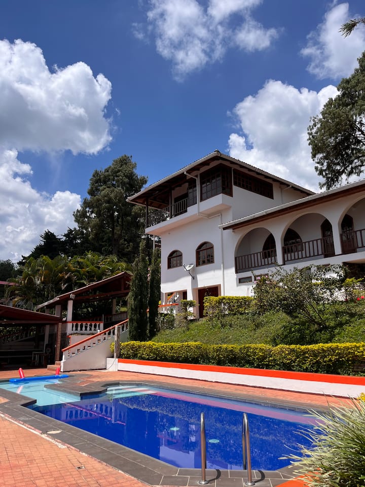 Descubre Un Paraíso En El Corazón Del Valle! - Ginebra