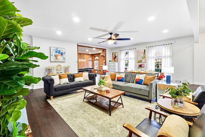 Mins To Mall Of Ga | Farmhouse Meets Spanish Flair - Suwanee, GA