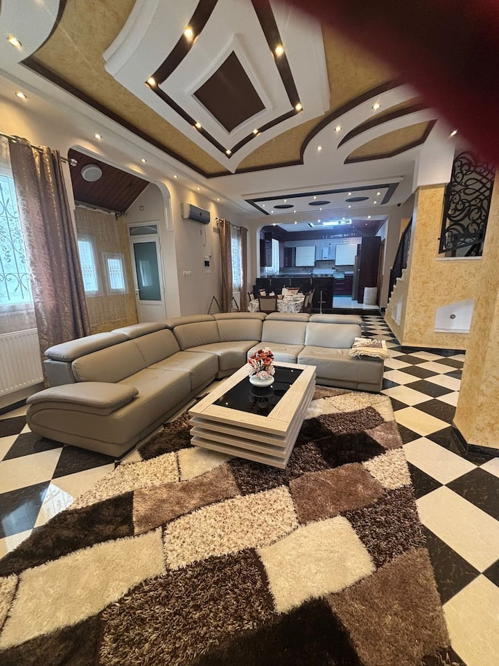 Modern Villa In The Heart Of Constantine - Algérie