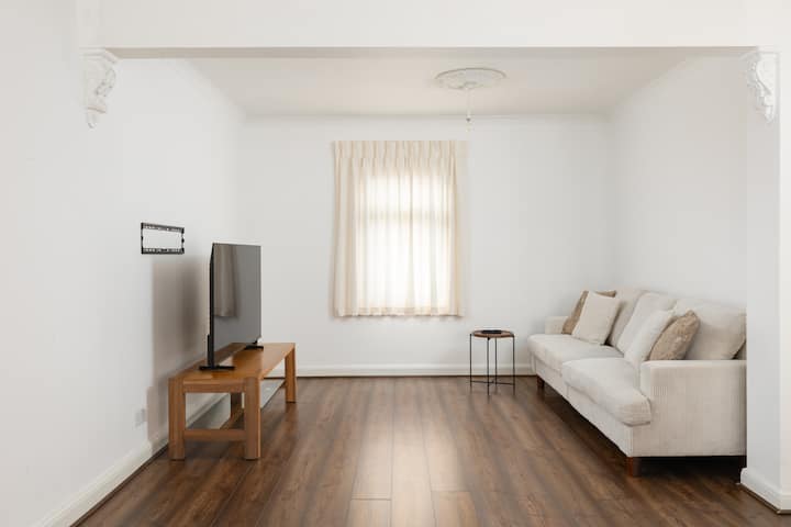 New! Unique 3br Silvertown House W/garden - London, UK