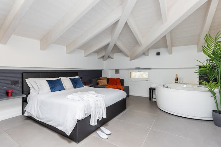 Suite Con Vasca Idromassaggio E Parcheggio - Bologne