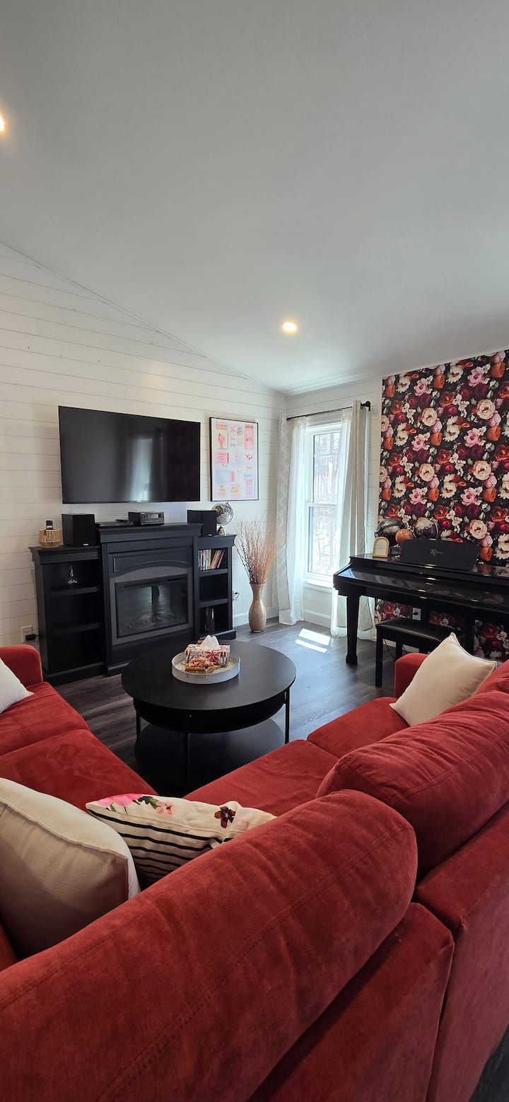 Whitehaven House - Sauble Beach