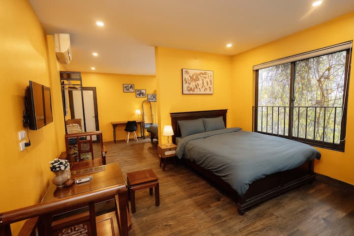 Hoan Kiem Old Quarter Sunlit Artistic Home 2br 1ba - China