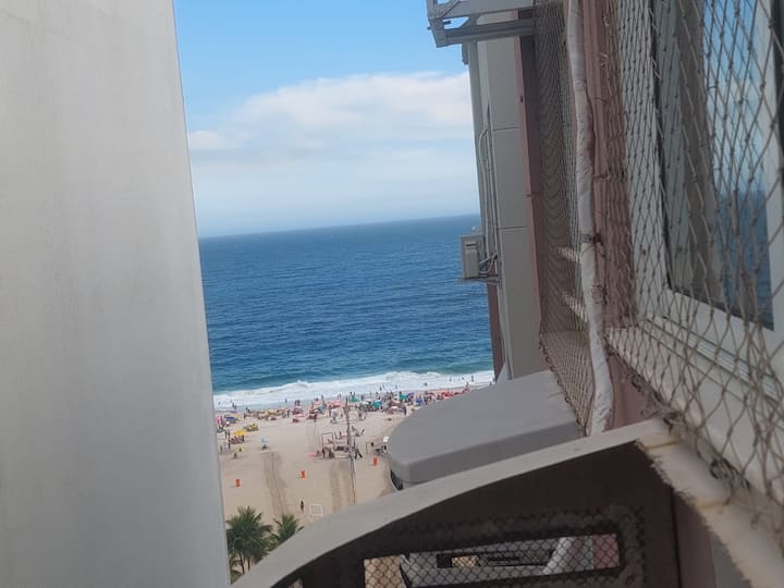 3 Quartos Na Av. Atlântica • 30m Praia - 8 Pessoas - Copacabana
