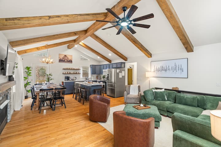 Modern Massanutten 5br W/ Hot Tub, Sauna, Firepit - Massanutten, VA