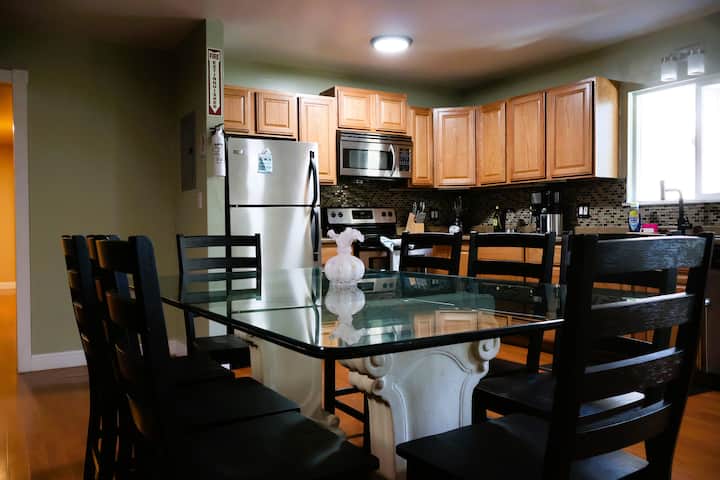 A Beautiful Cozy Home That Is Close To The Lake. - South Lake Tahoe, CA