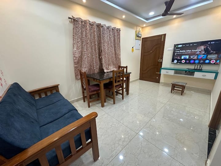 Stylish 2bhk|ott|wifi|perungudi|omr|wtc|apollo| - Chennai