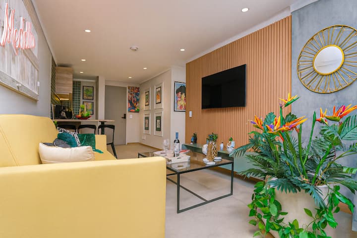 Spacious 3br With Ac-steps To Provenza • Sleeps 8 - Medellín