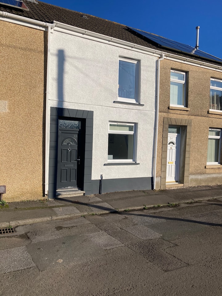 Quiet Cottage, Llanelli, 5 Mins From Costal Path - Llanelli