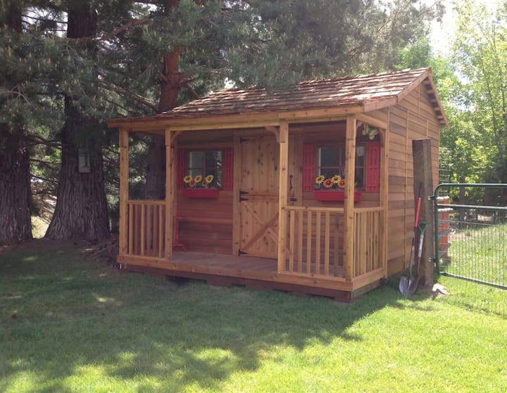 Barn Wood And Brick Rentals

“The Bears Den” - Alpine Lake, Delevan