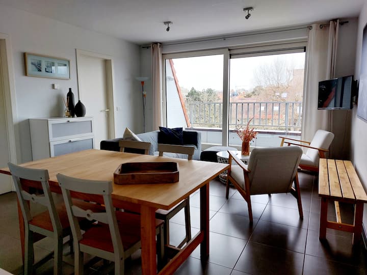 Rustig Gelegen Appartement In De Simli-wijk. - Nieuport