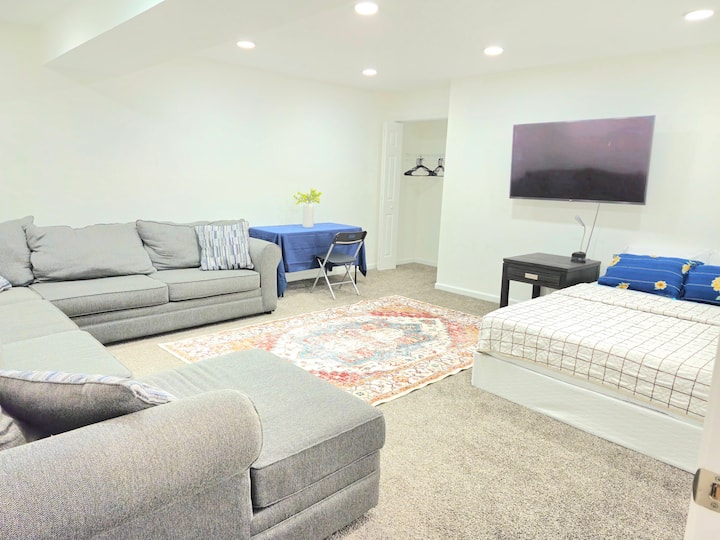 Entire Basement Unit In Woodbridge - Dumfries, VA