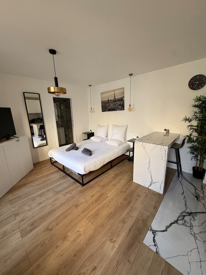 Luxury Suite Paris Heart Of 8th Arrondissement - Paris 15e Arrondissement