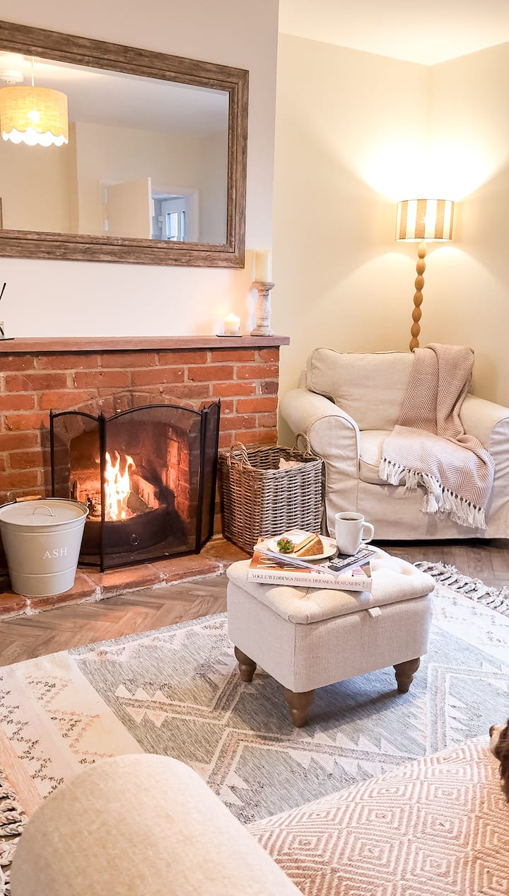 Charming Cottage With Hot Tub And Garden - Swaffham