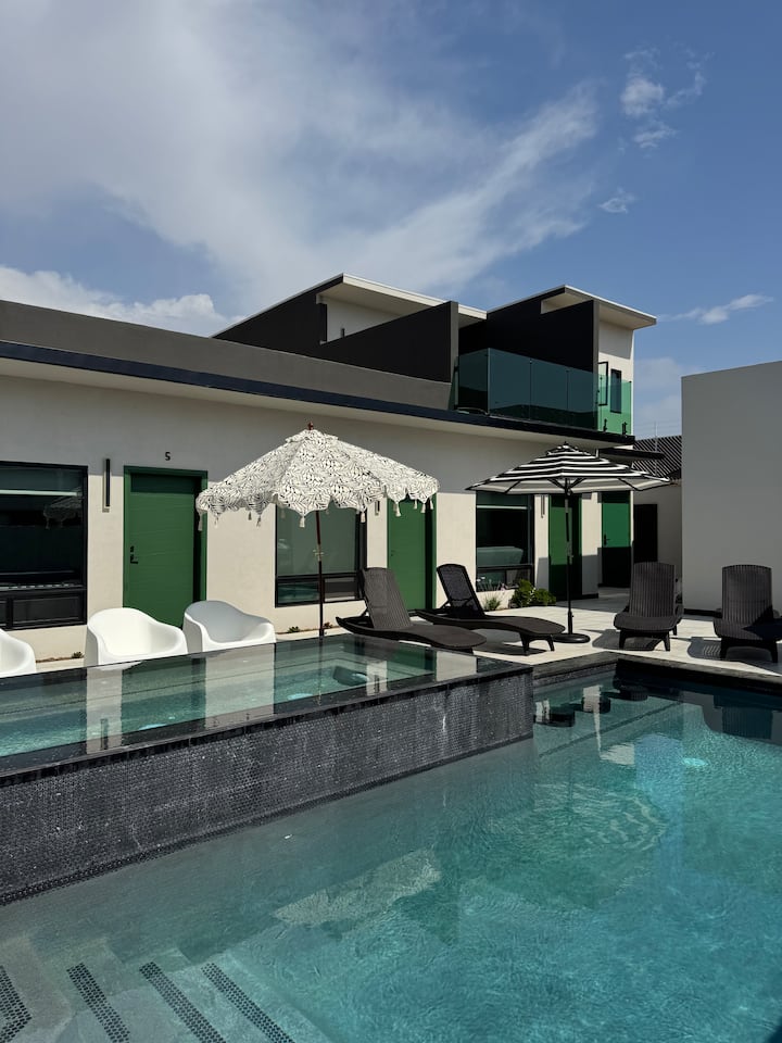 Alojamiento Completo Para 16 Personas O Más. - Ensenada