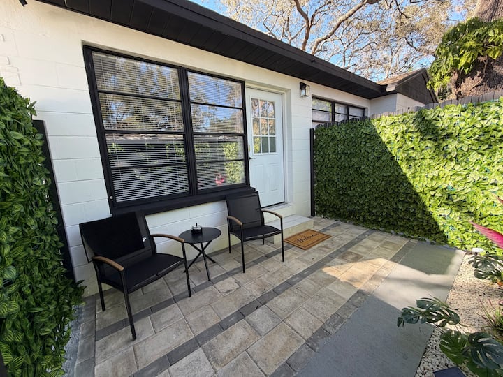 The Oasis Of Dreams - Tampa, FL