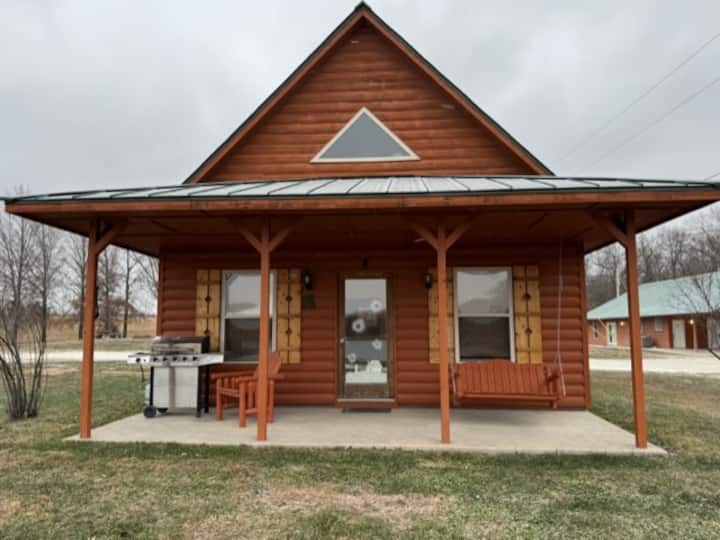 Lakeview Cabin W/ Loft • Grill • Resort Amenities - Little Dixie Lake, MO