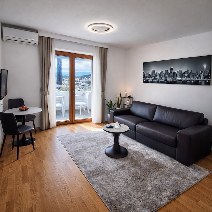 Appartement Luxe 1 Ch. Central, Calme Avec Balcon - Podgorica