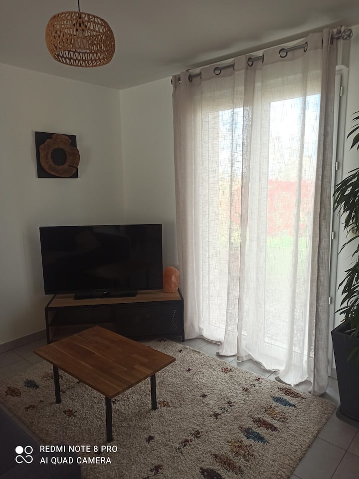 Maison à La Campagne Et Non Loin De La Ville. - Roanne