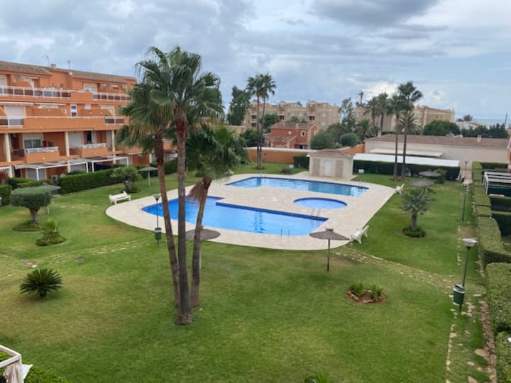 Apartamento 3 Dormitorios Con Aire Acondicionado. - Denia