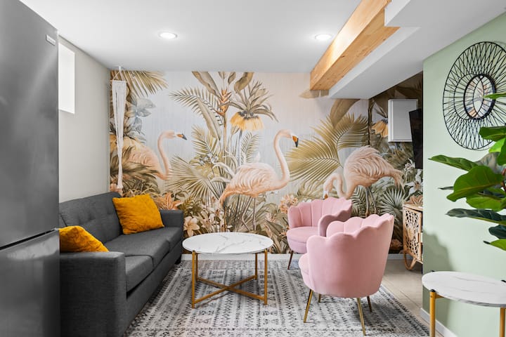 Flamingo Nest - Kelowna