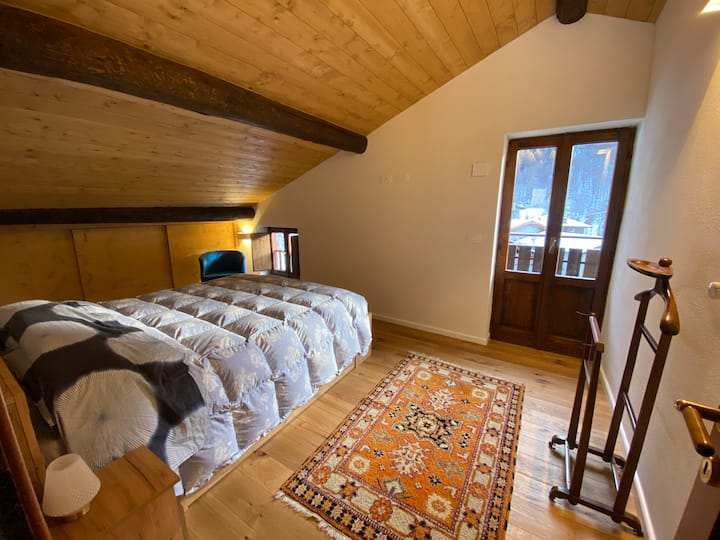 Villetta Indipendente Ristrutturata In Sasso - Caspoggio