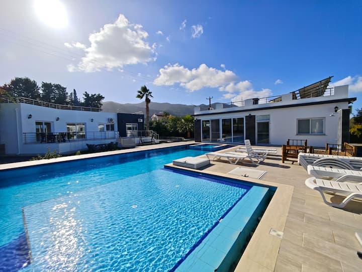 Luxury Villa - Private Pool, Sea & Mountain View - Zypern