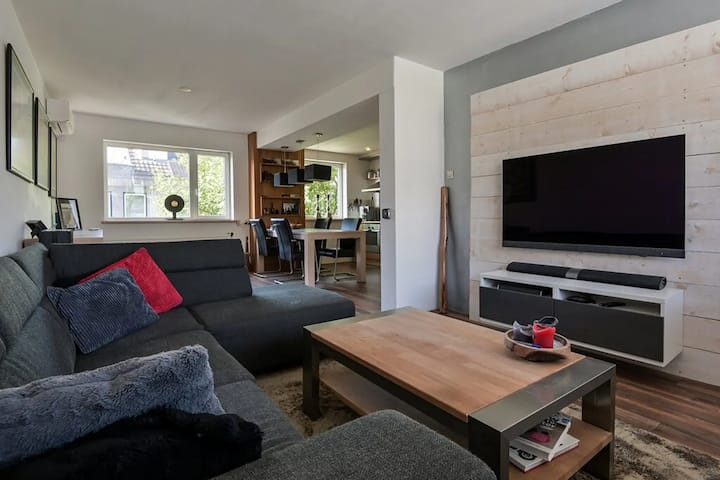 Geleen | Ruime Gezinswoning Met Tuin - Maastricht