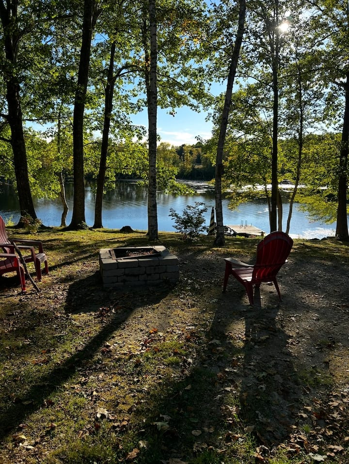 Cozy Home On The Water - Gardiner, ME