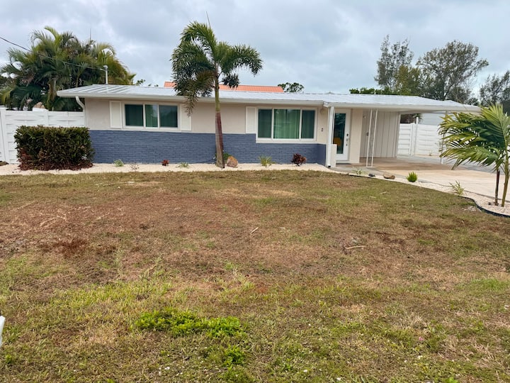 Best Friend’s Sea Shell Hideaway - Manasota Key, FL