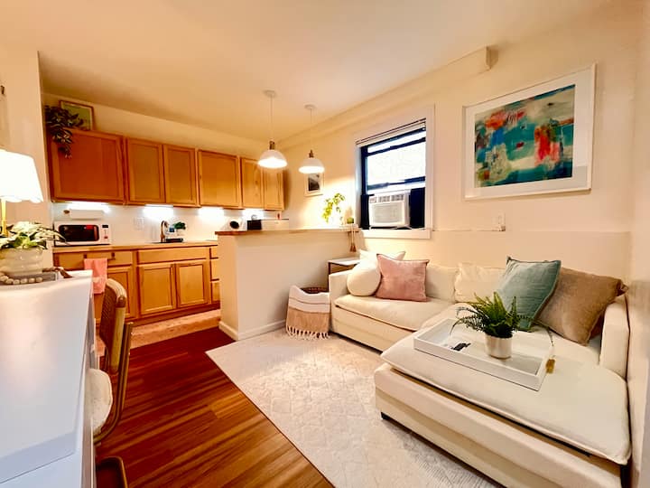 Cozy Studio W/ Queen Bed Desk Near Train - Hawthorne, NJ