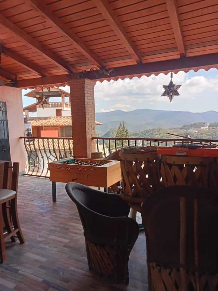 Casa En Taxco, Con Excelente Vista Panorámica - Taxco