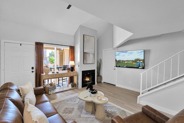 Welcome To Desert Lux: Your Oasis Of Elegance - Scottsdale, AZ