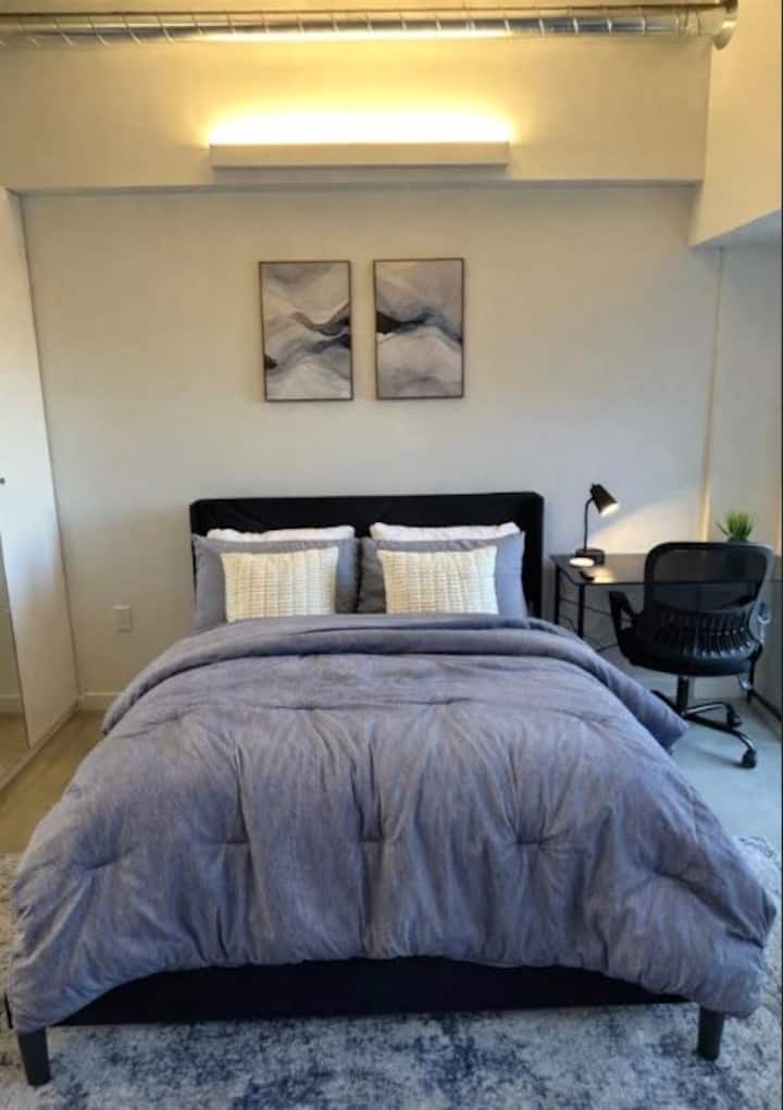 *New* Peaceful Studio In East Village - Des Moines, IA