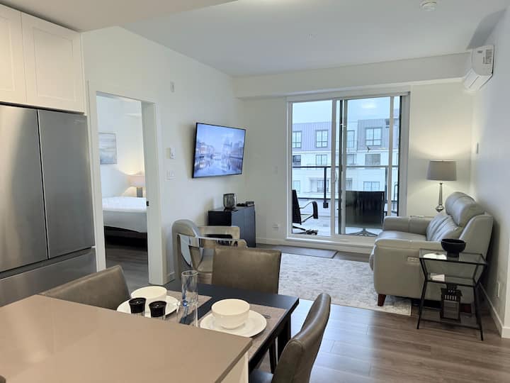 Parkside Pinnacle With An Incredible City View - Langley