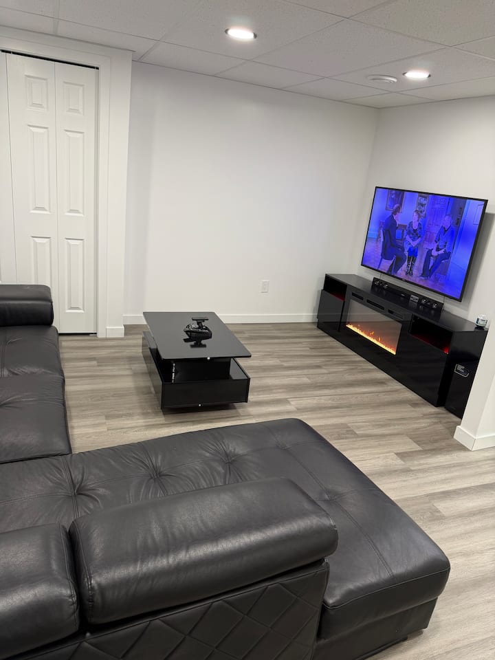 Cozy Modern Home - Winnipeg