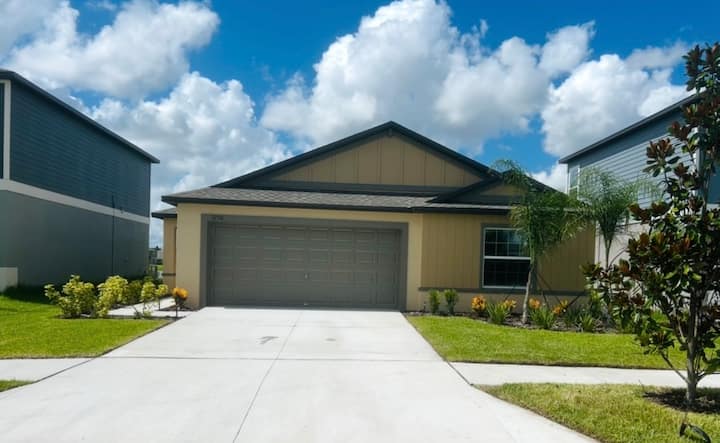 Beautiful Room In A House On A Lake! Amazing View! - Plant City, FL