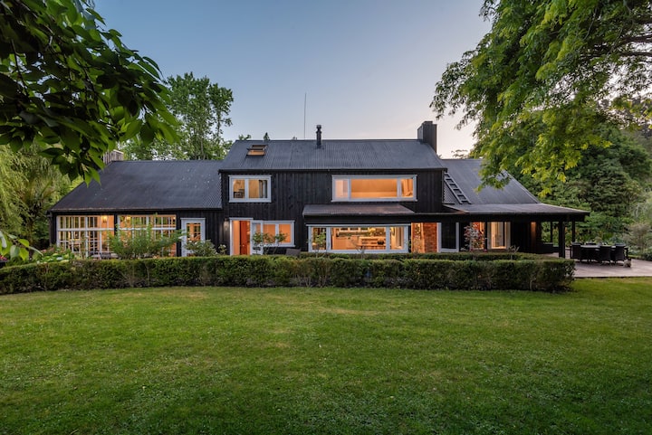 Country Lodge Clevedon - Whole Estate & Gardens. - Clevedon