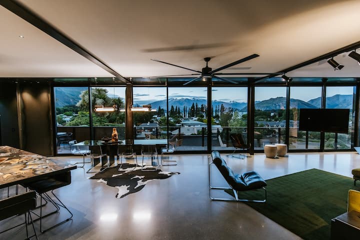 Tawera | Couple's Retreat | Walk To Town & Lake - Wanaka