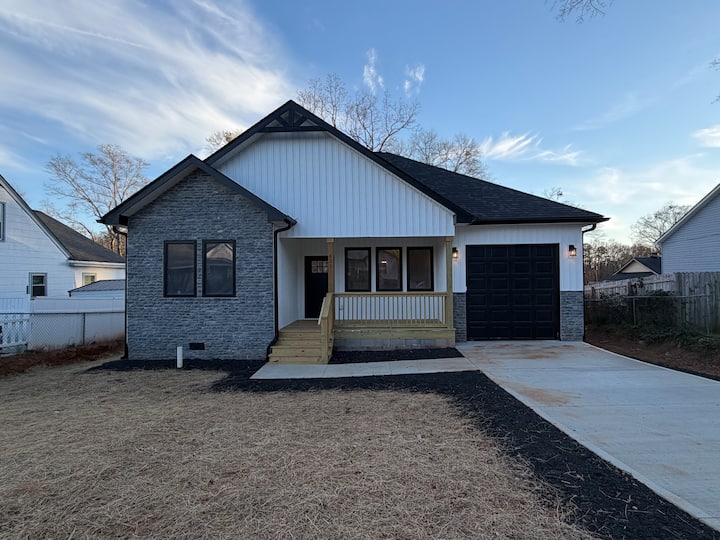 3br Queen Farley Suite In Spartanburg Downtown - Spartanburg, SC