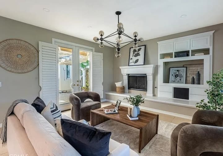 Spacious Home Minutes From 6 Flags - Santa Clarita, CA