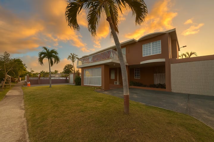 Modern 7-br Retreat In Dorado With Beach Access - Dorado
