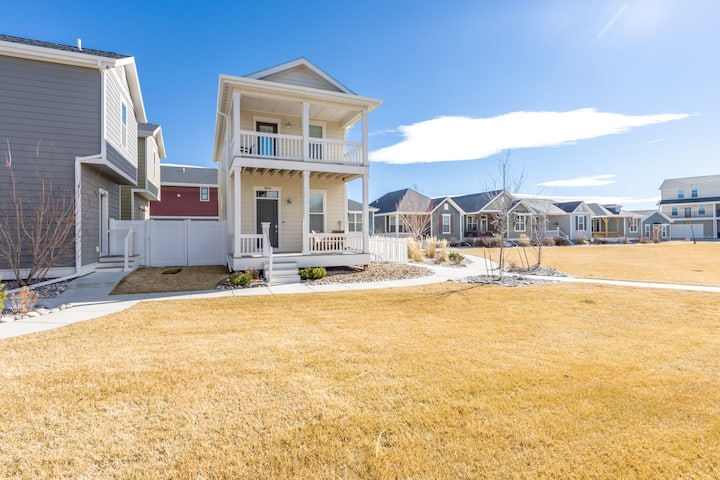 Walk To Coffee + River | Fenced Yard | Park - Billings, MT