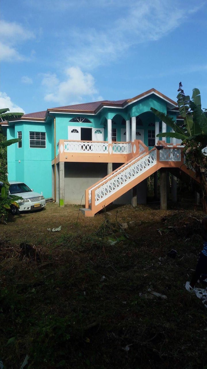 Martin Upstairs 3 Bedroom 2 Bathroom Is Perfect - Granada