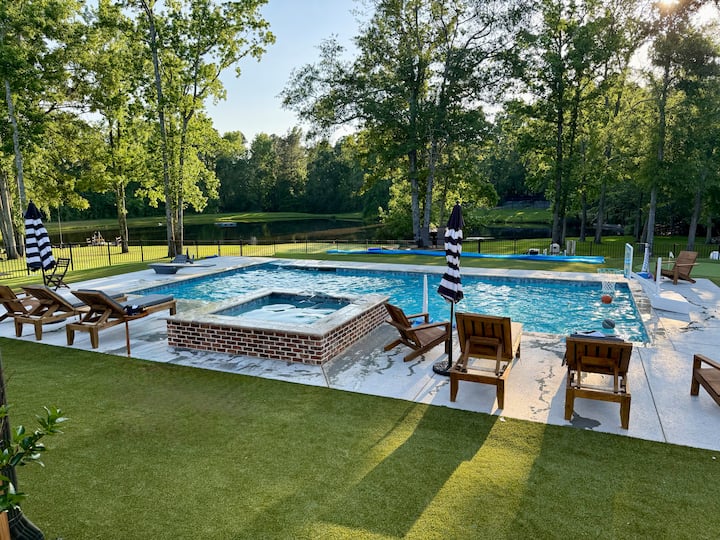 Private Masters Farmhouse Retreat - Harlem, GA