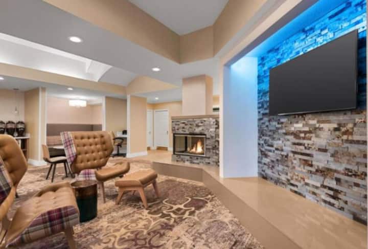 Near Fifa Watch Spots | Skyline Views. Rooftop Bar - New York